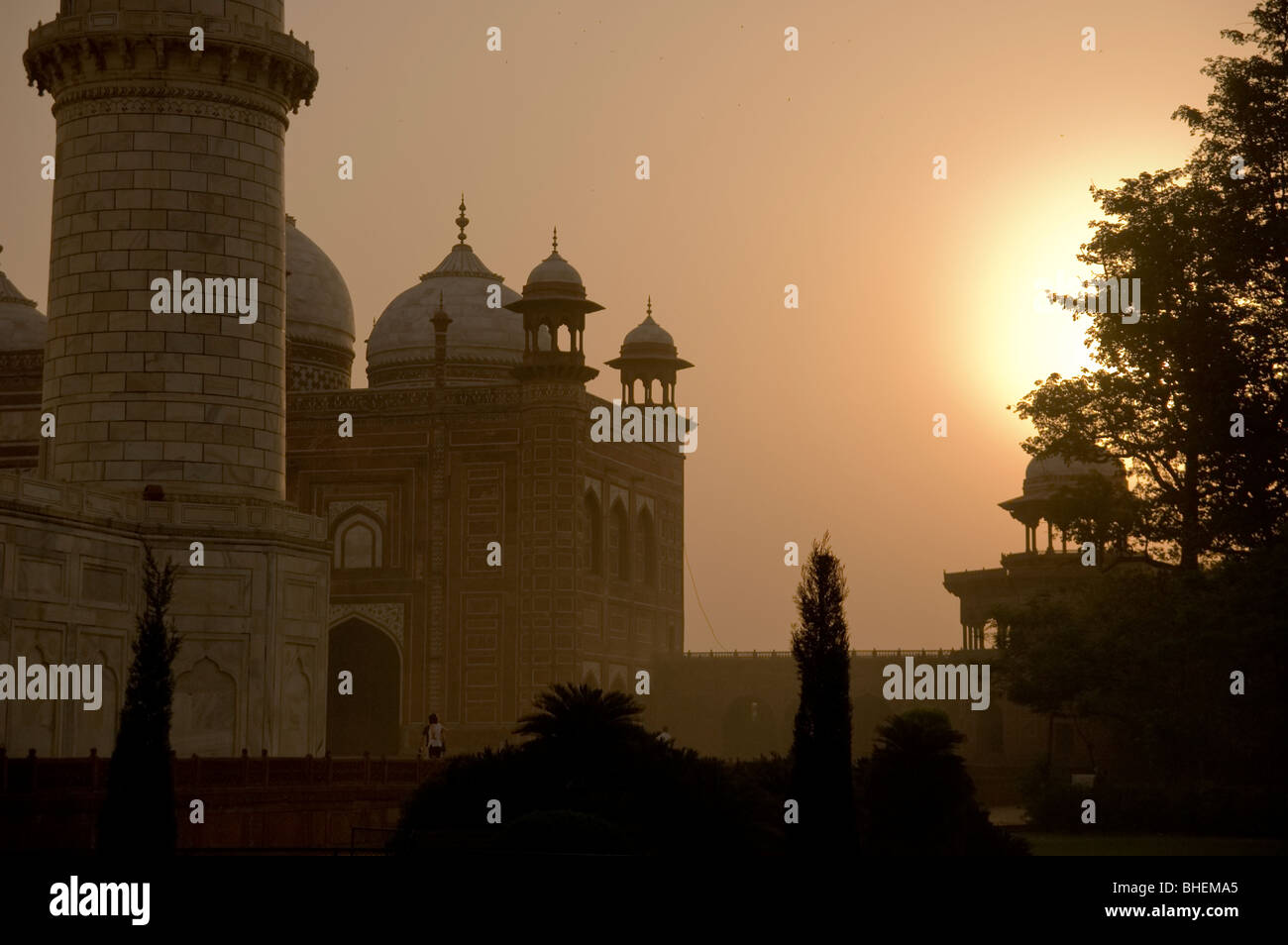 The Taj Mahal at sunrise Stock Photo - Alamy