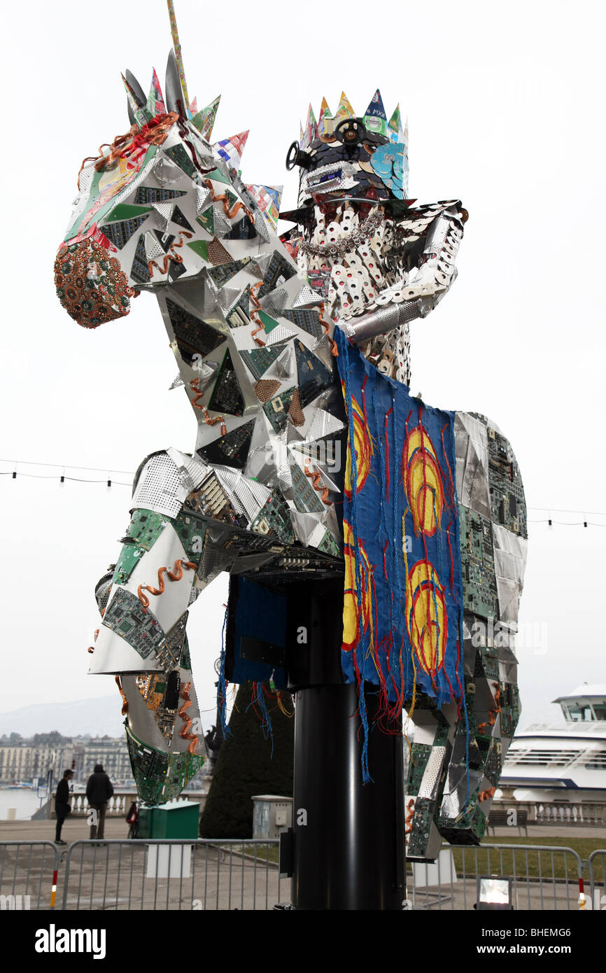 Contemporary statue hi-res stock photography and images - Alamy