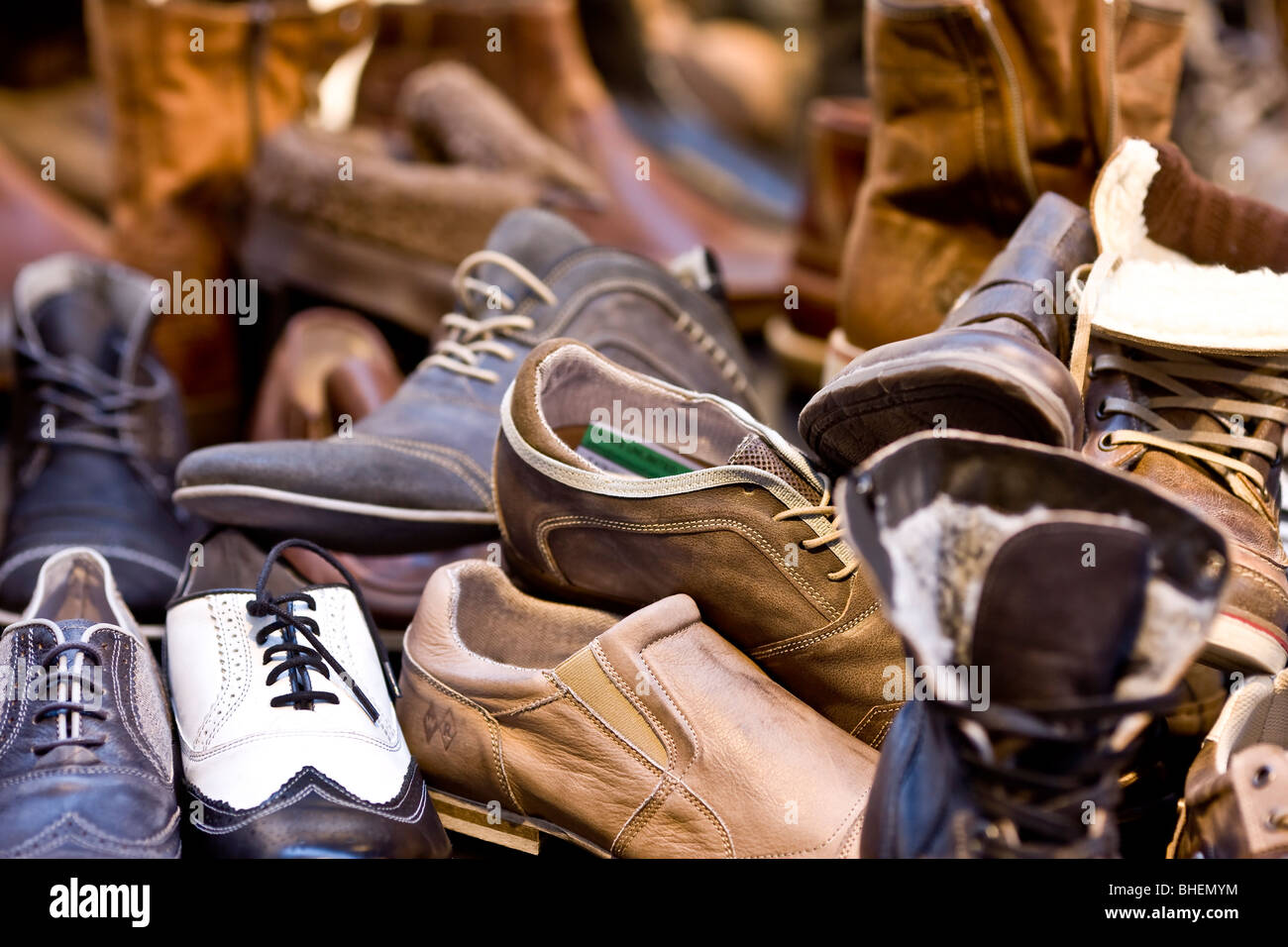 Heap of leather shoes for men Stock Photo - Alamy