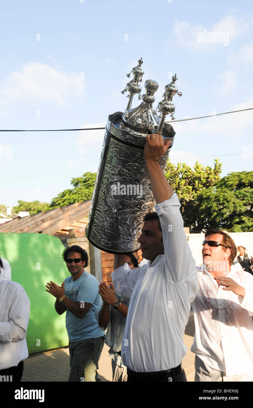 A new Torah is brought into the synagogue Stock Photo - Alamy