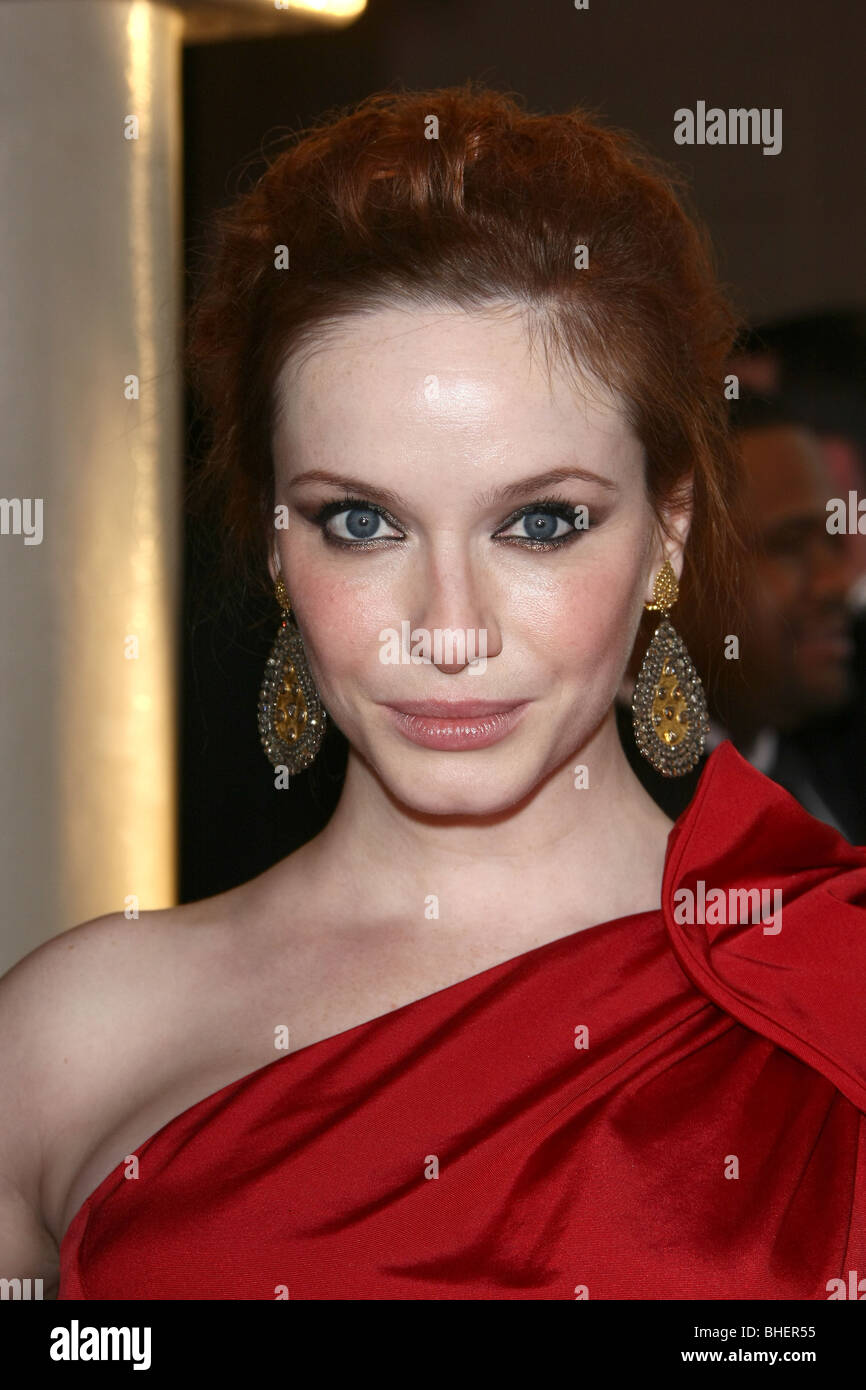 CHRISTINA HENDRICKS 16TH ANNUAL SCREEN ACTORS GUILD AWARDS RED CARPET ...