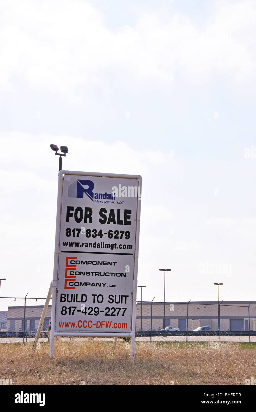 Land for sale sign Stock Photo - Alamy