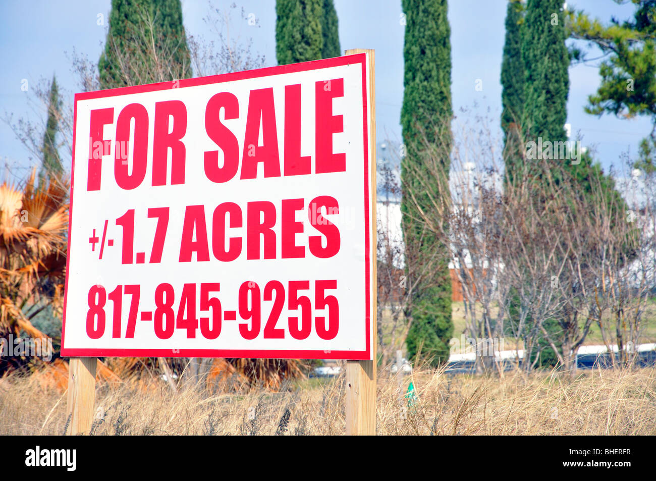 Land for sale sign Stock Photo - Alamy