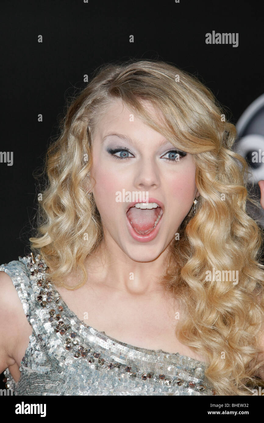 TAYLOR SWIFT 2008 AMERICAN MUSIC AWARDS DOWNTOWN LOS ANGELES CA USA 23 ...