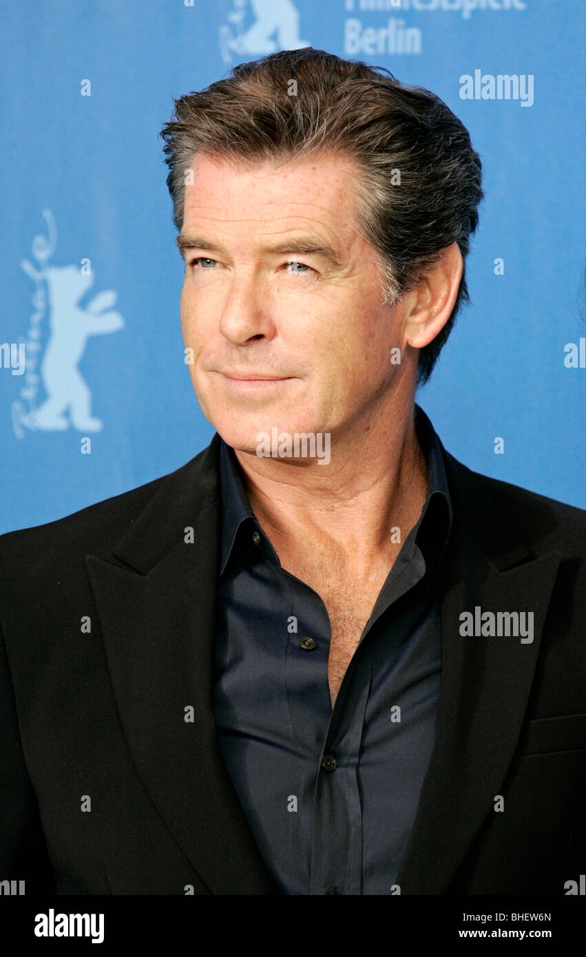 PIERCE BROSNAN ACTOR THE GRAND HYATT BERLIN USA 12/02/2010 Stock Photo ...
