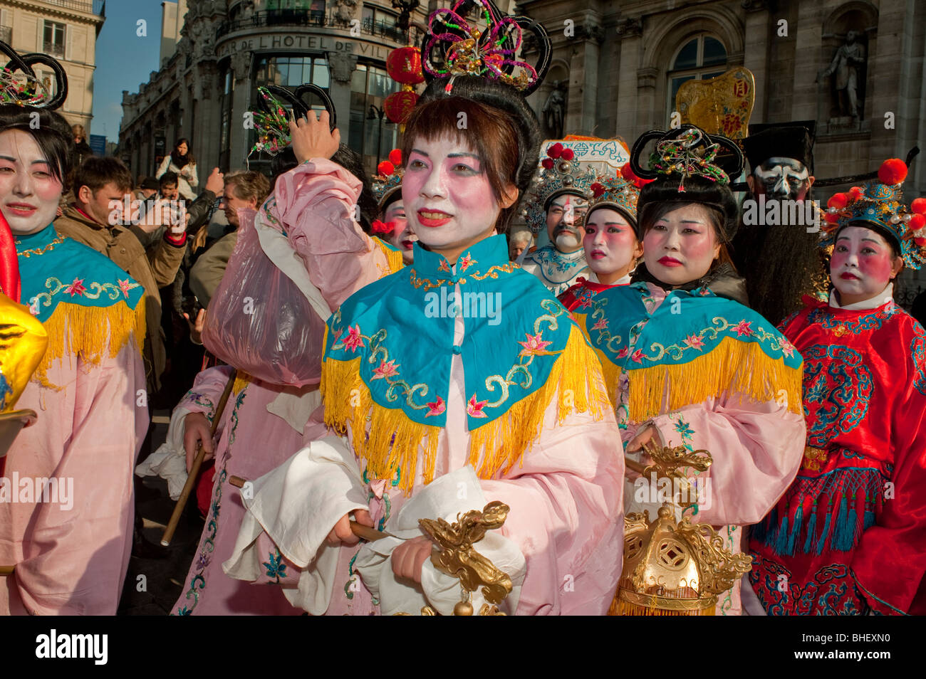 Traditional painted face chinese new hi-res stock photography and ...