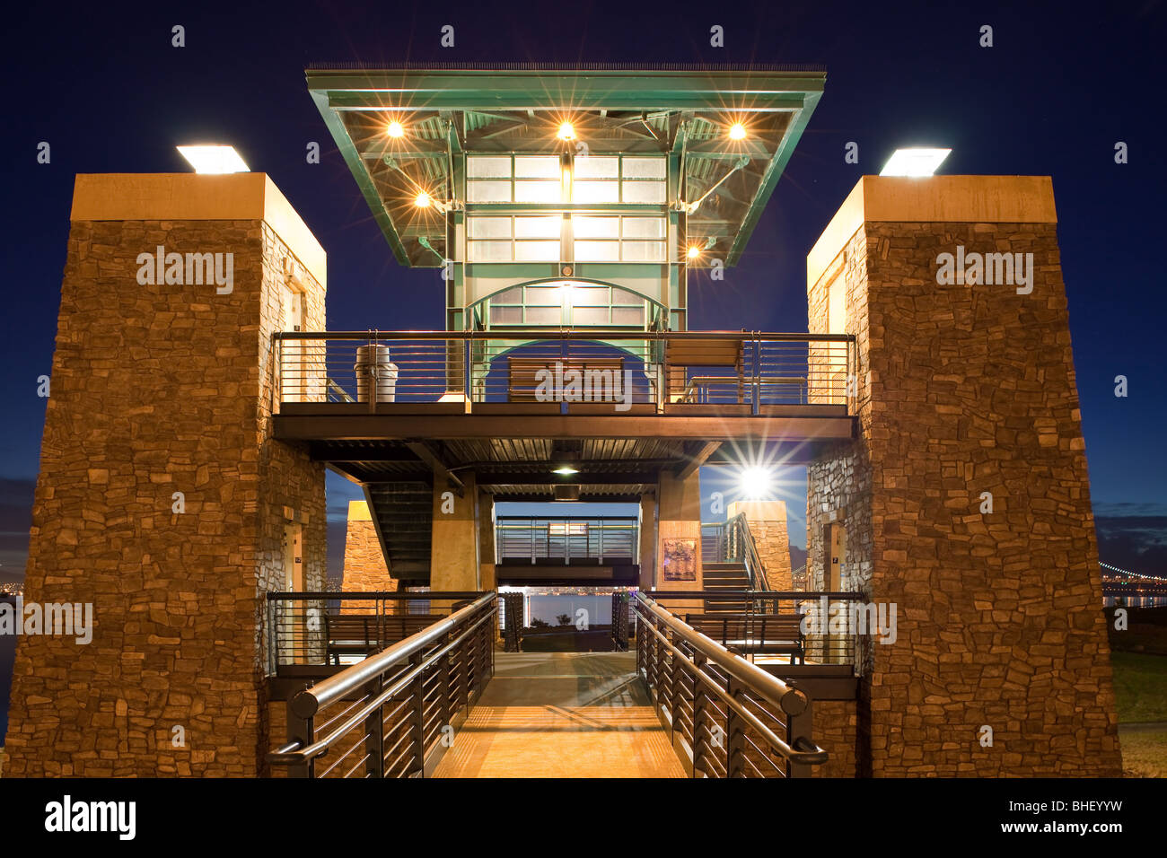 shoreline park viewing tower Stock Photo - Alamy