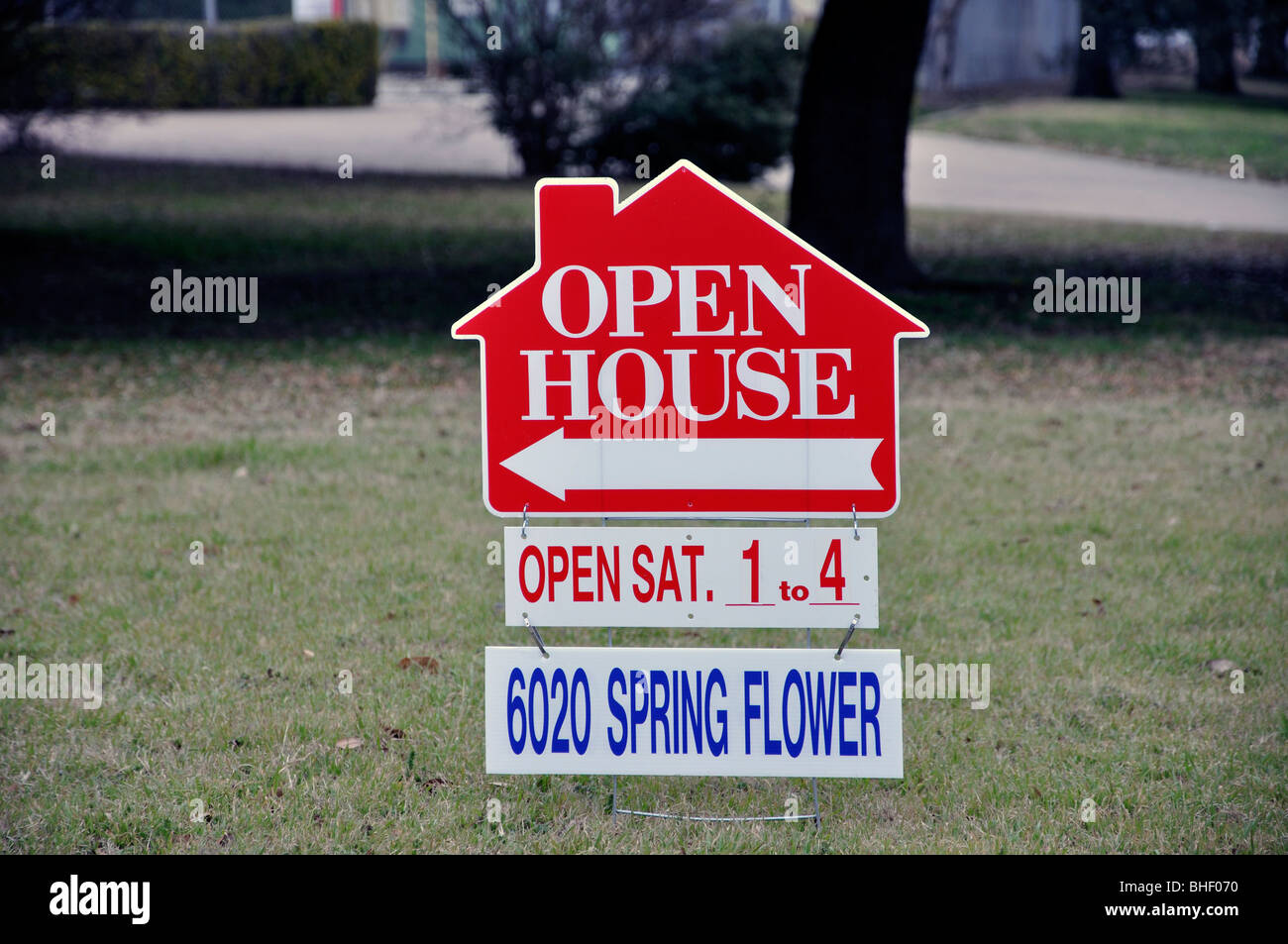 Open house sign Stock Photo - Alamy