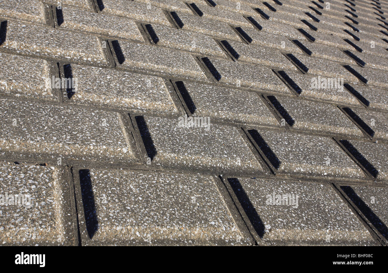 Concrete retaining wall hi-res stock photography and images - Alamy