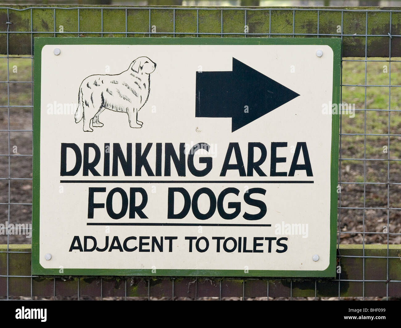 Toilets direction sign hi-res stock photography and images - Alamy