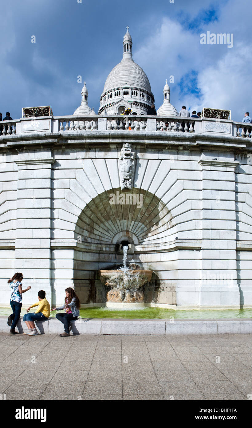 Monmartre church hi-res stock photography and images - Alamy