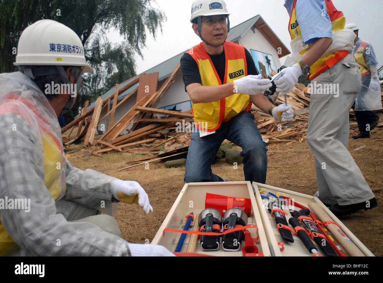 Japan, Chofu city : earthquake simulation exercise Stock Photo - Alamy