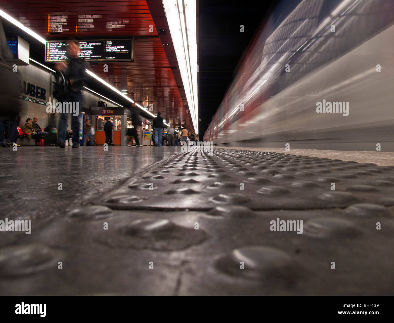 Paris (75): corridors of the "RER" (rapid-transit train service between ...
