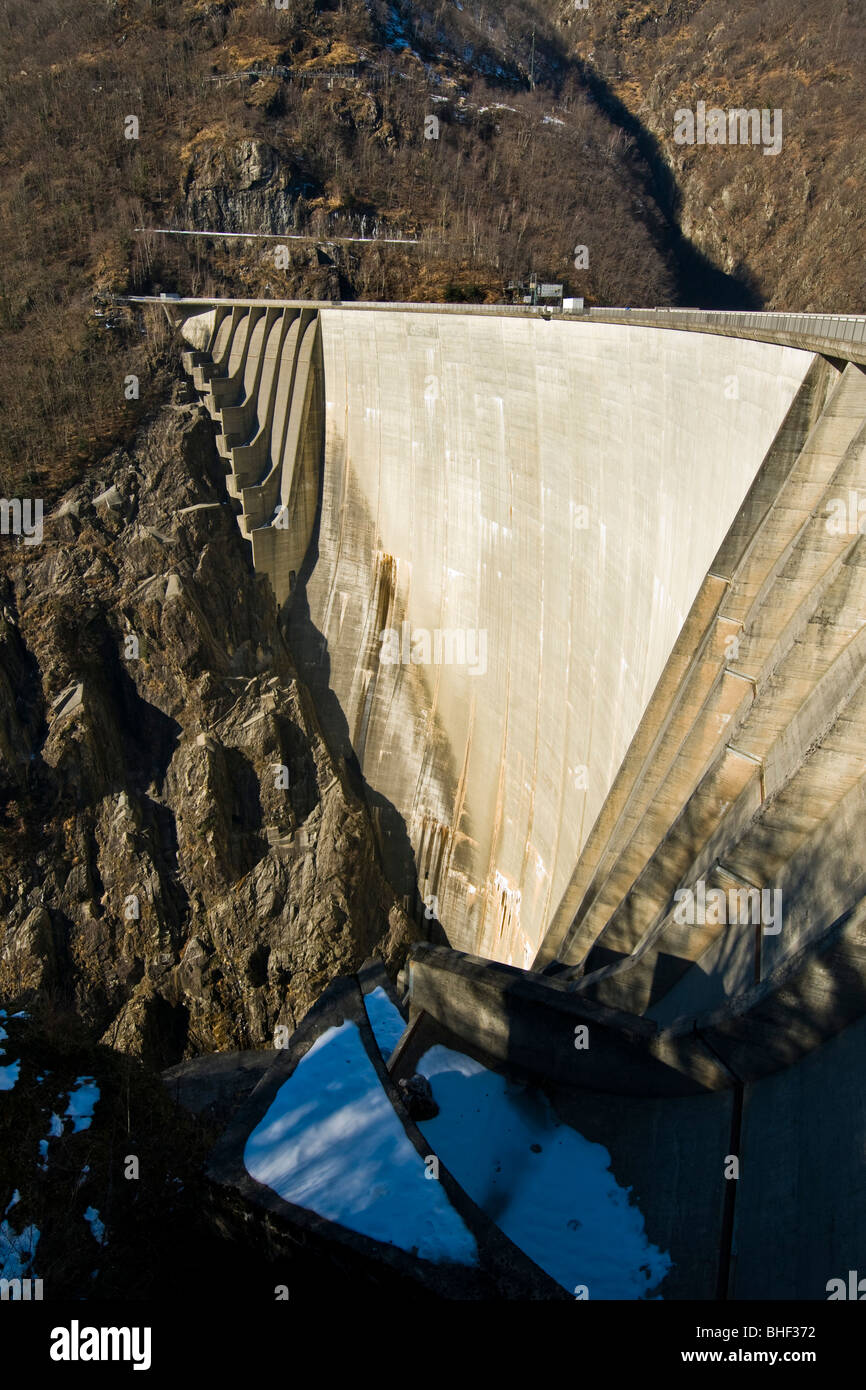 Verzasca dam, Verzasca Valley, Switzerland Stock Photo - Alamy