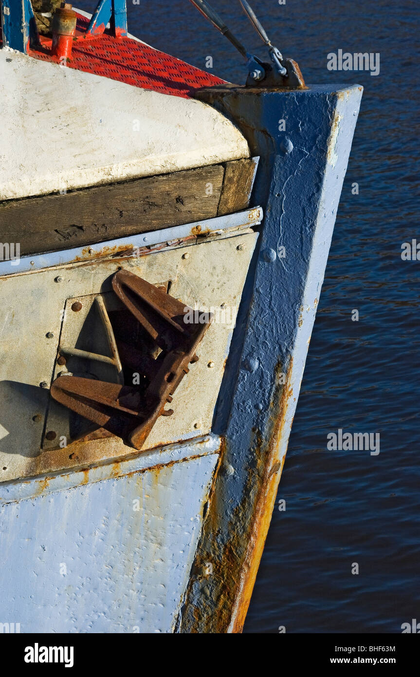 Whitby harbour fishing trawler hi-res stock photography and images - Alamy