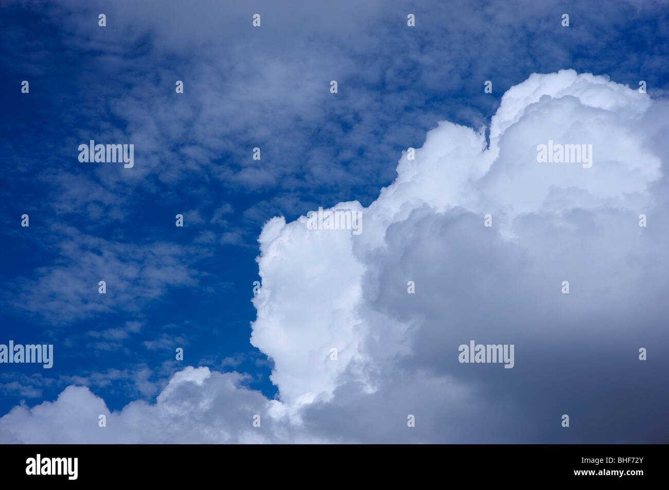 Cumulus congestus rain cloud hi-res stock photography and images - Alamy
