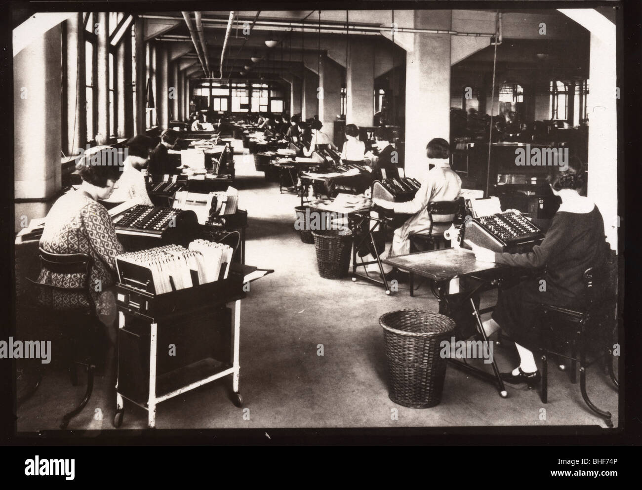 1920s factory work hi-res stock photography and images - Alamy