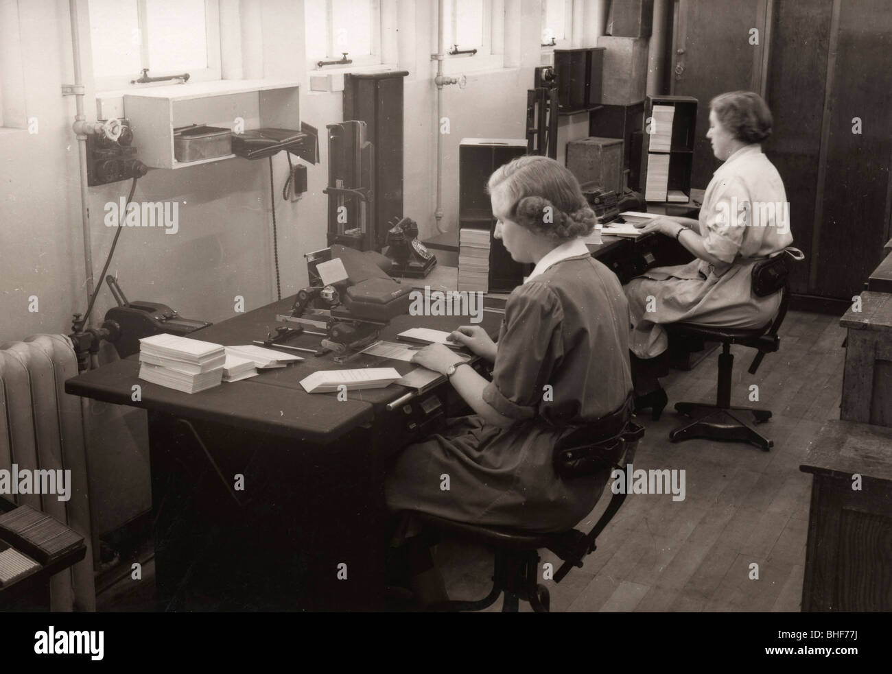 1950s women work hi-res stock photography and images - Alamy