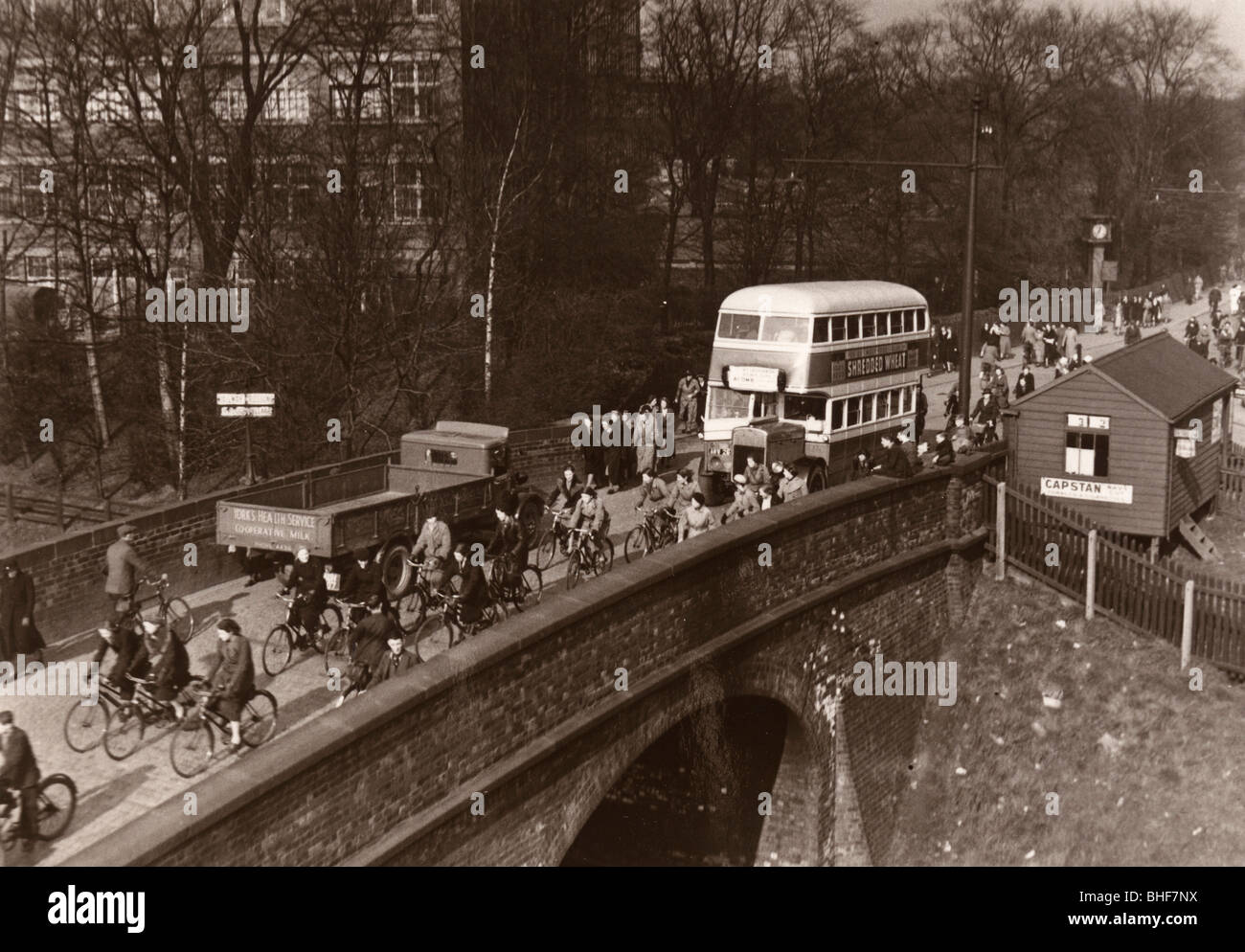 1930s factory leaving hi-res stock photography and images - Alamy