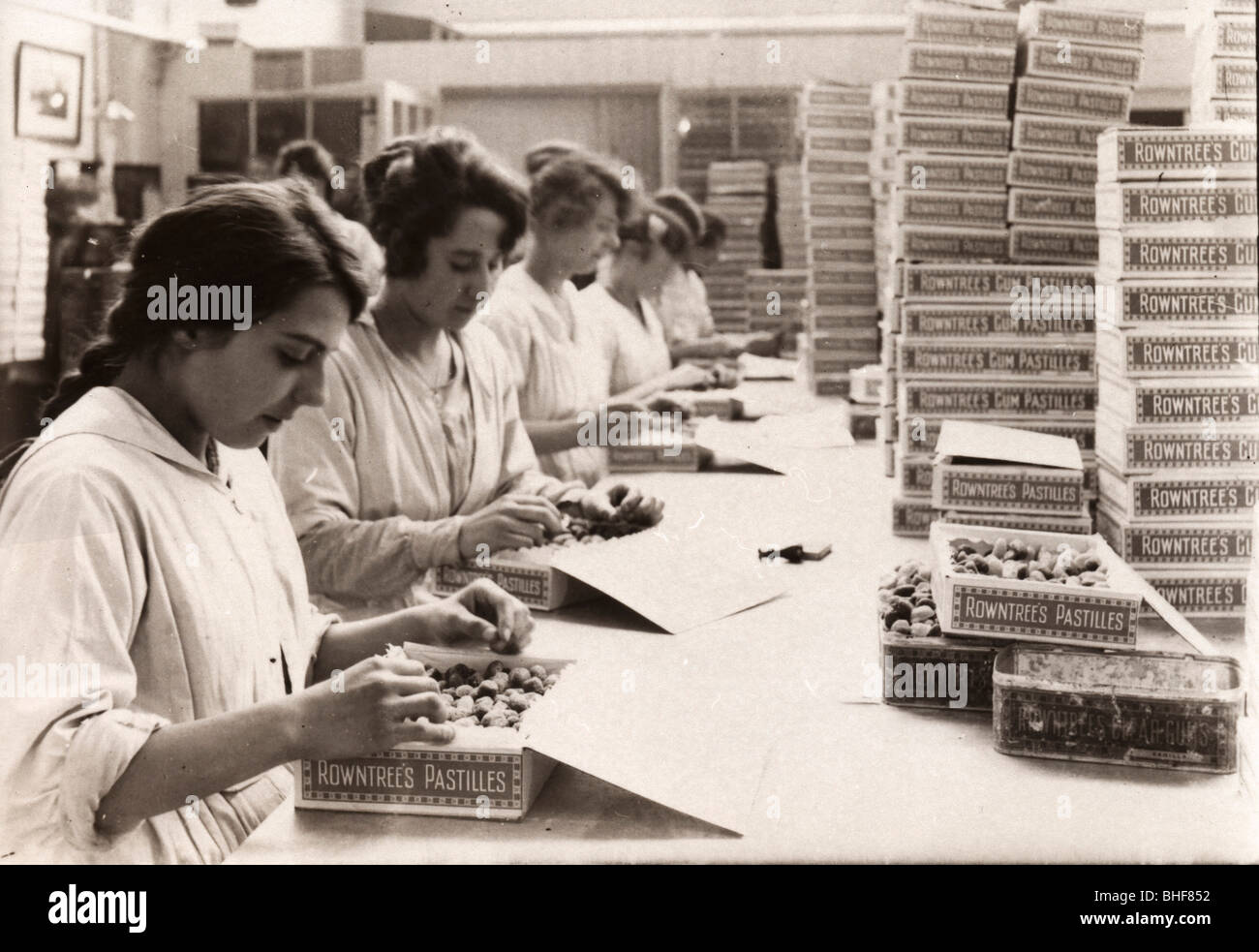 England 1920s food line hi-res stock photography and images - Alamy
