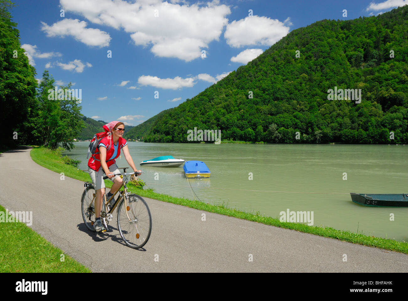 Danube cycle path vienna hi-res stock photography and images - Alamy