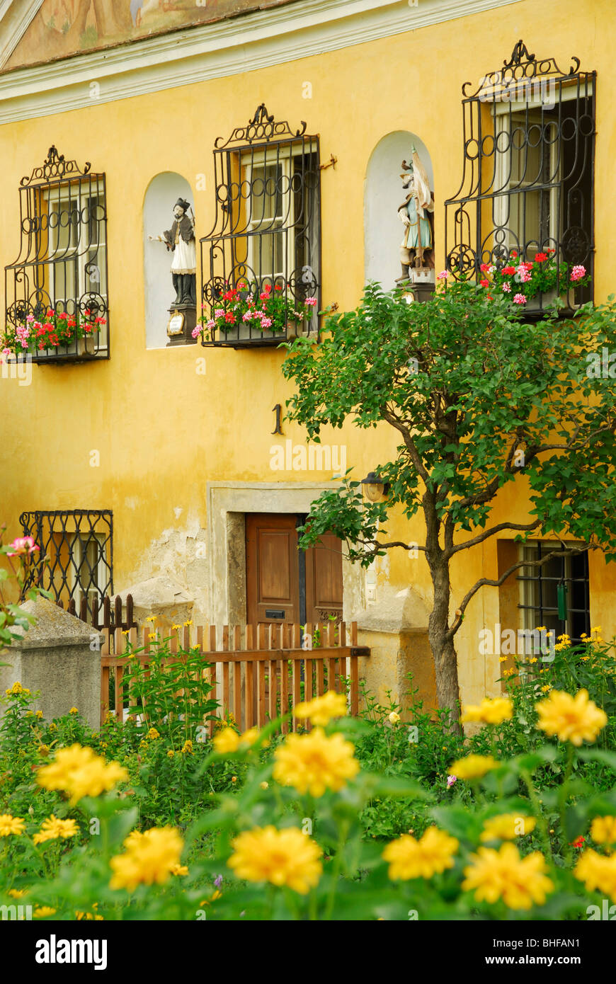 Cottage garden austria hi-res stock photography and images - Alamy