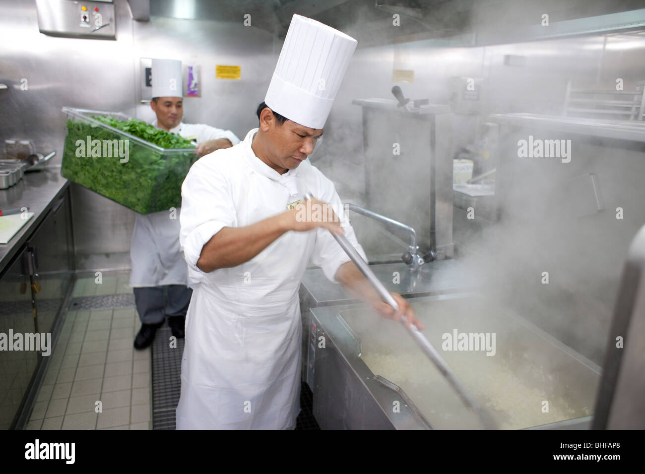 Cruise ship chef uniform hi-res stock photography and images - Alamy
