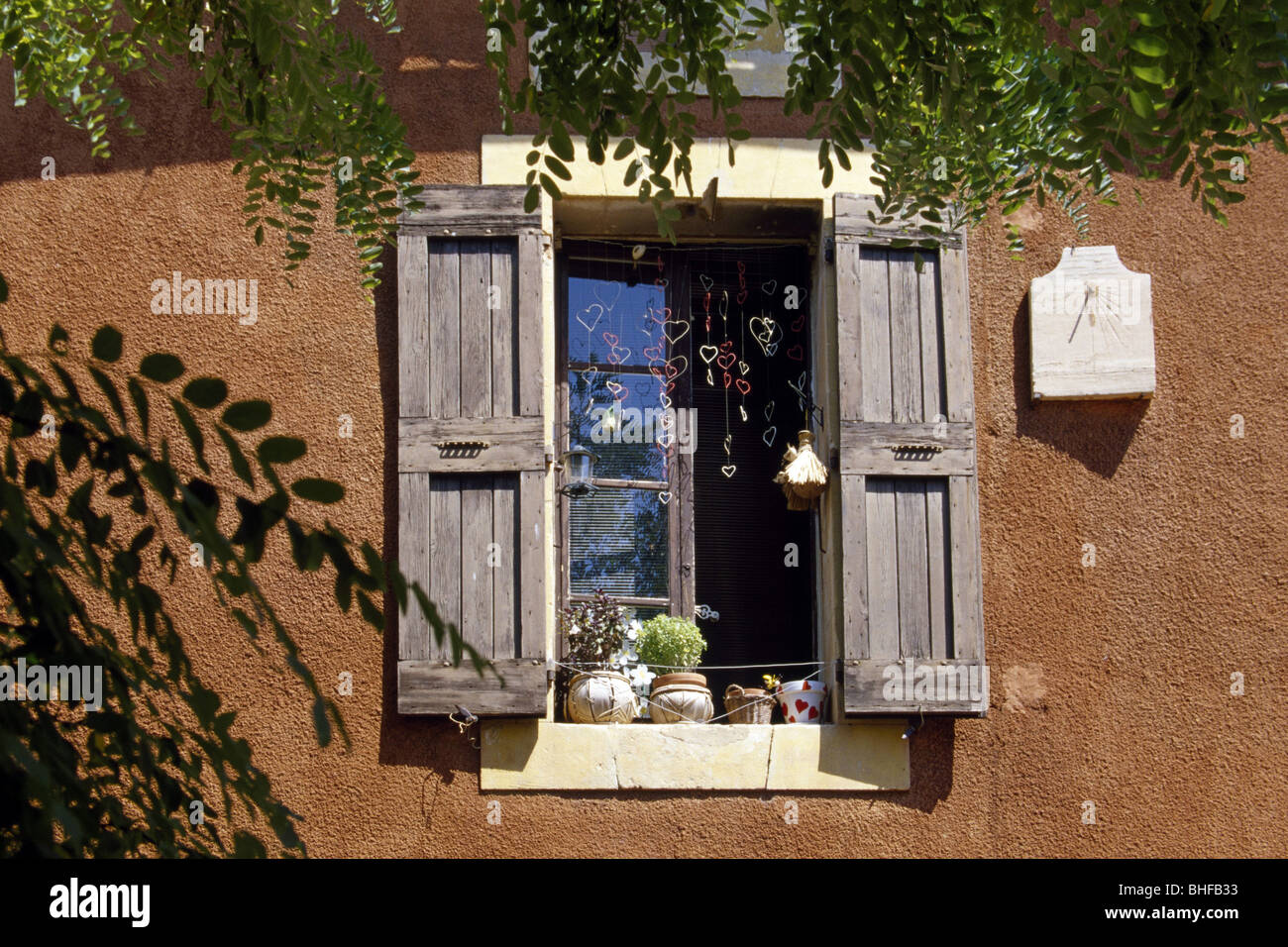Window of a houses at Roussillon, Vaucluse, Provence, France, Europe ...