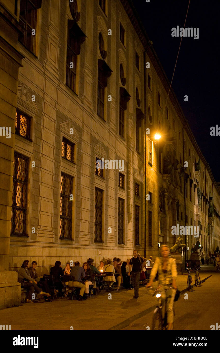 Night of a full m hi-res stock photography and images - Alamy
