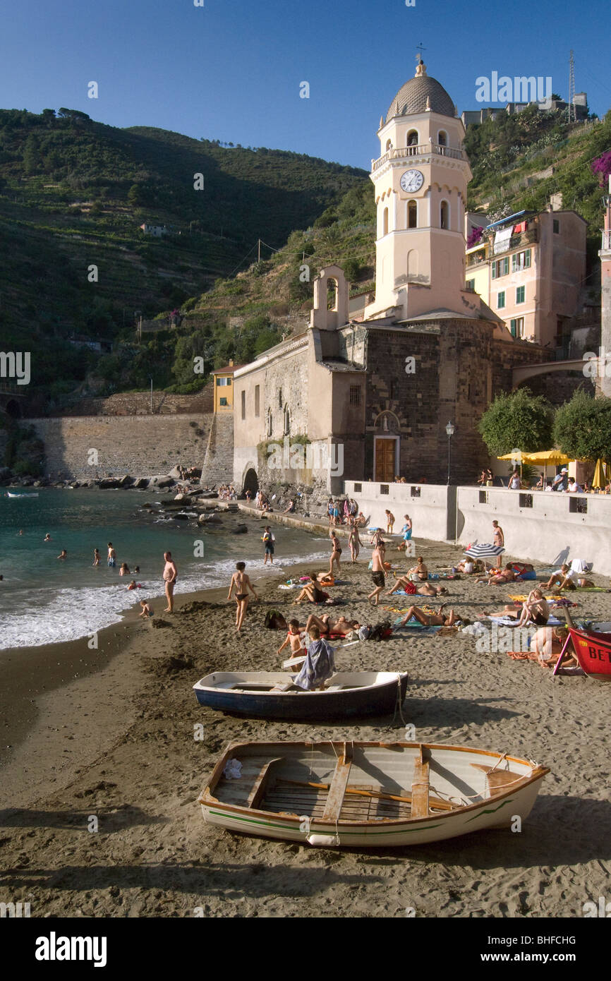 Italian Riviera Beach Women Stock Photos & Italian Riviera Beach Women ...