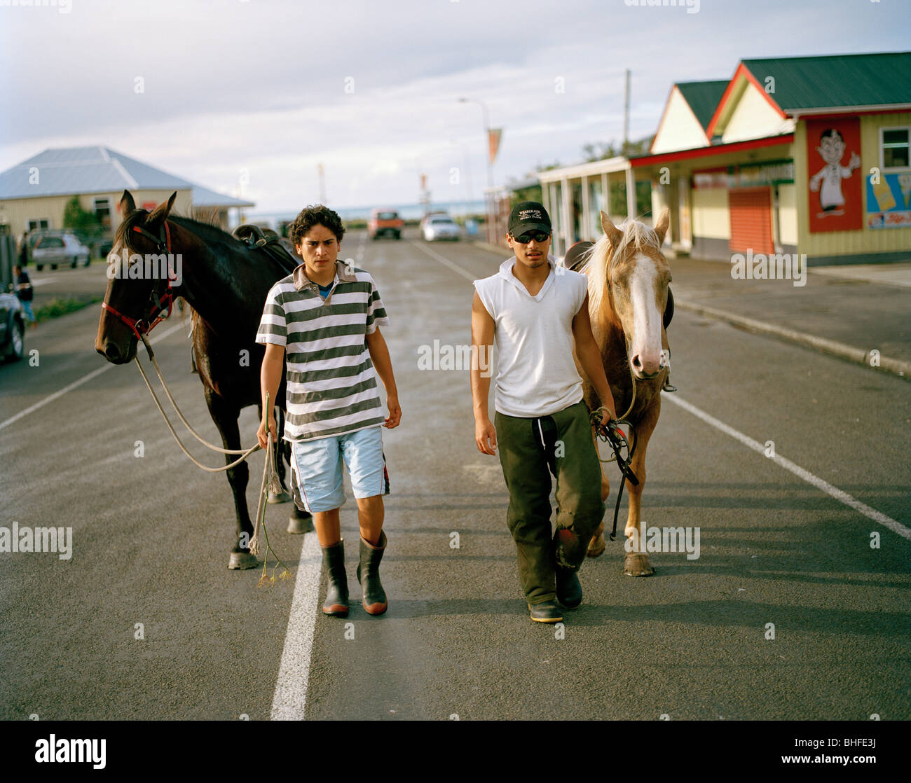 Maori men hi-res stock photography and images - Alamy