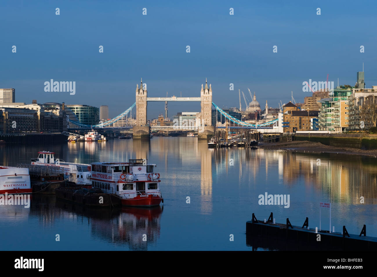 London river thames traveller hi-res stock photography and images - Alamy