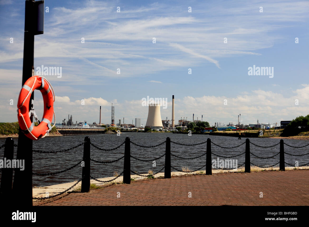 Shell stanlow oil refinery hi-res stock photography and images - Alamy