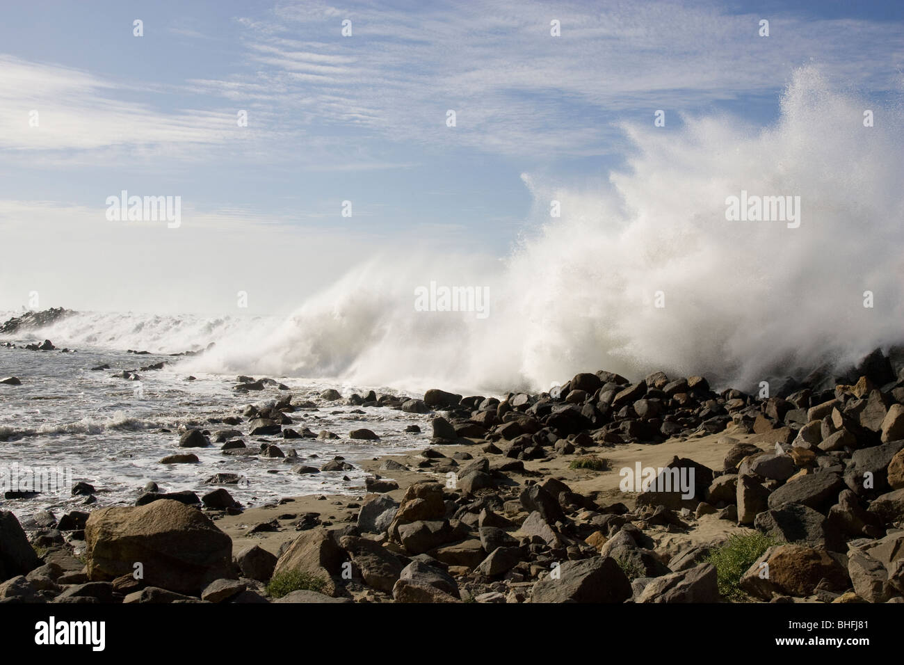 Wave crashing over seawall hi-res stock photography and images - Alamy