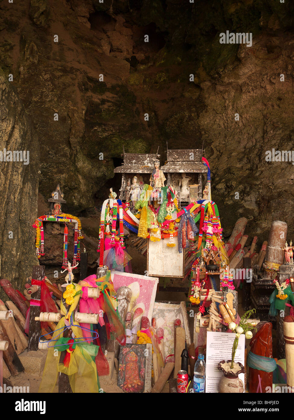Phra nang thailand cave hi-res stock photography and images - Alamy