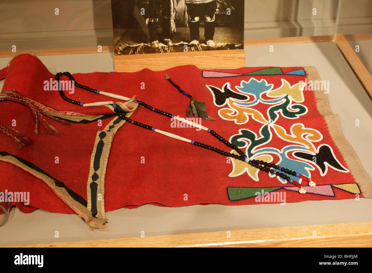 Native american beadwork hi-res stock photography and images - Alamy