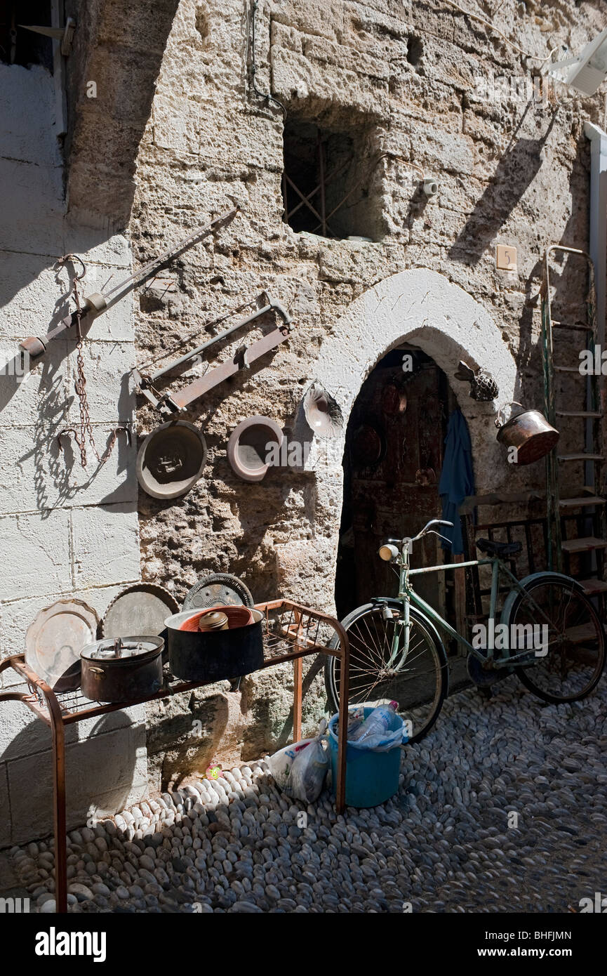 Backstreets of greece hi-res stock photography and images - Alamy