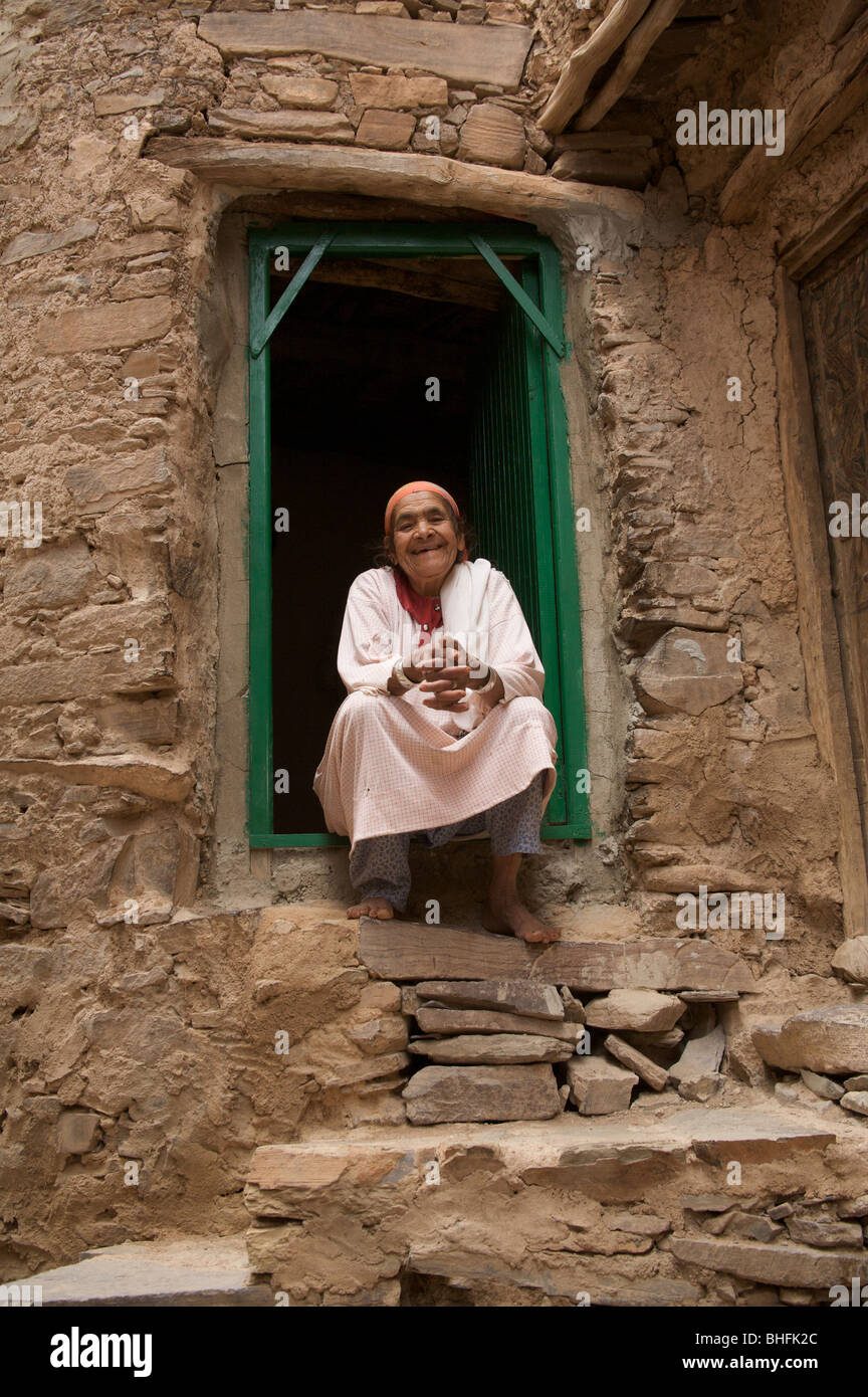 Portrait old moroccan woman hi-res stock photography and images - Alamy