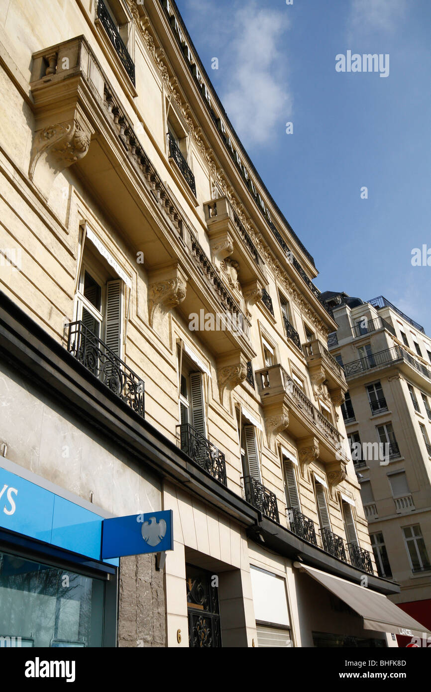 Paris building, classic architecture Stock Photo - Alamy