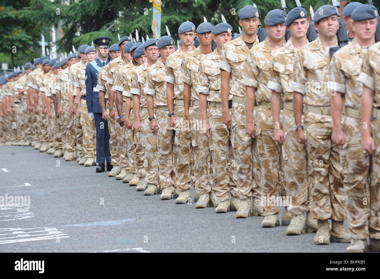 soldiers on parade Stock Photo - Alamy