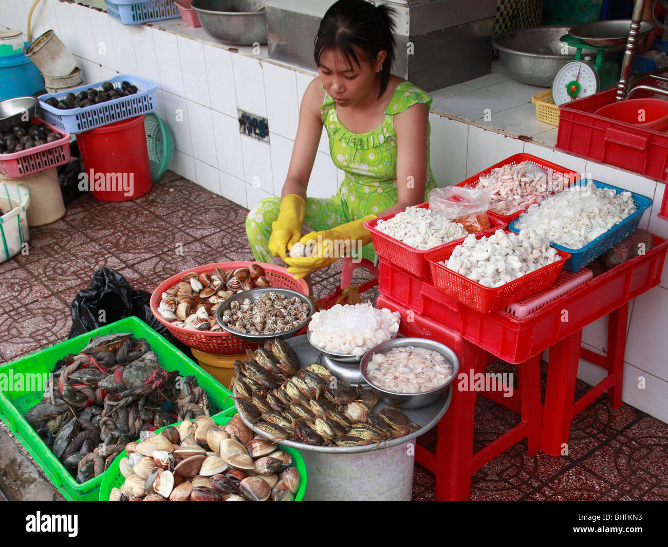 Vietnam, Ho Chi Minh City, Saigon, Ben Thanh Market, seafood vendor ...