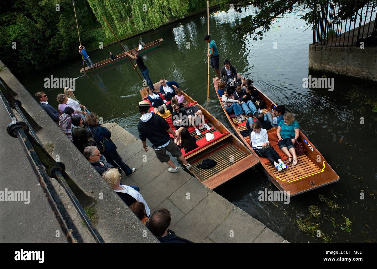 Cambridge punts punting hustle river cam university hi-res stock ...