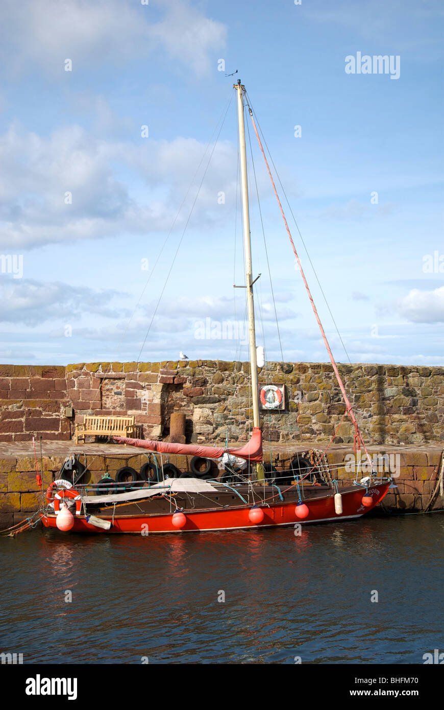 Dunbar Harbour Boat Stock Photos & Dunbar Harbour Boat Stock Images - Alamy