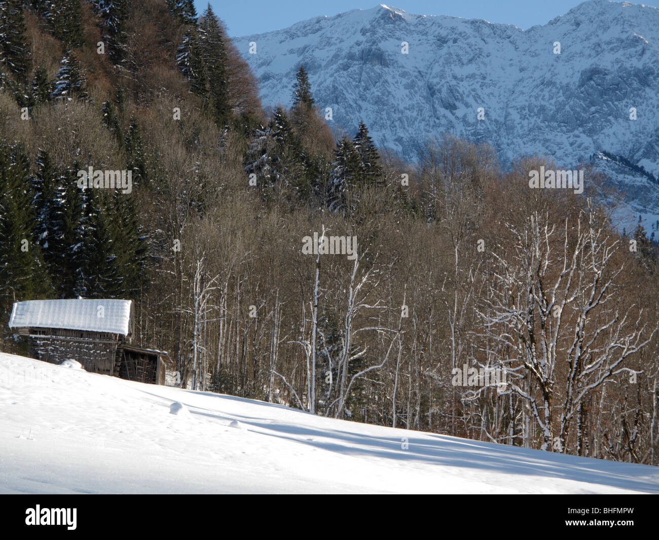 Garmisch partenkirchen mountains hi-res stock photography and images ...