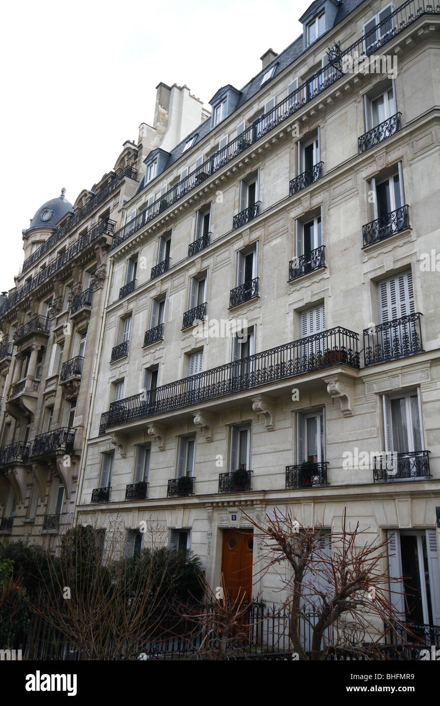 Paris building, classic architecture Stock Photo - Alamy