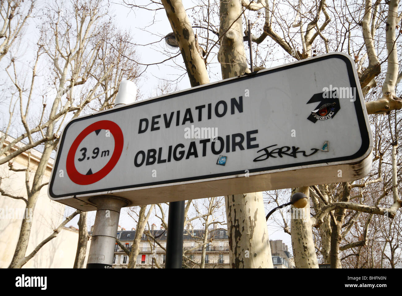 Paris Road Sign showing speed cameras Stock Photo - Alamy