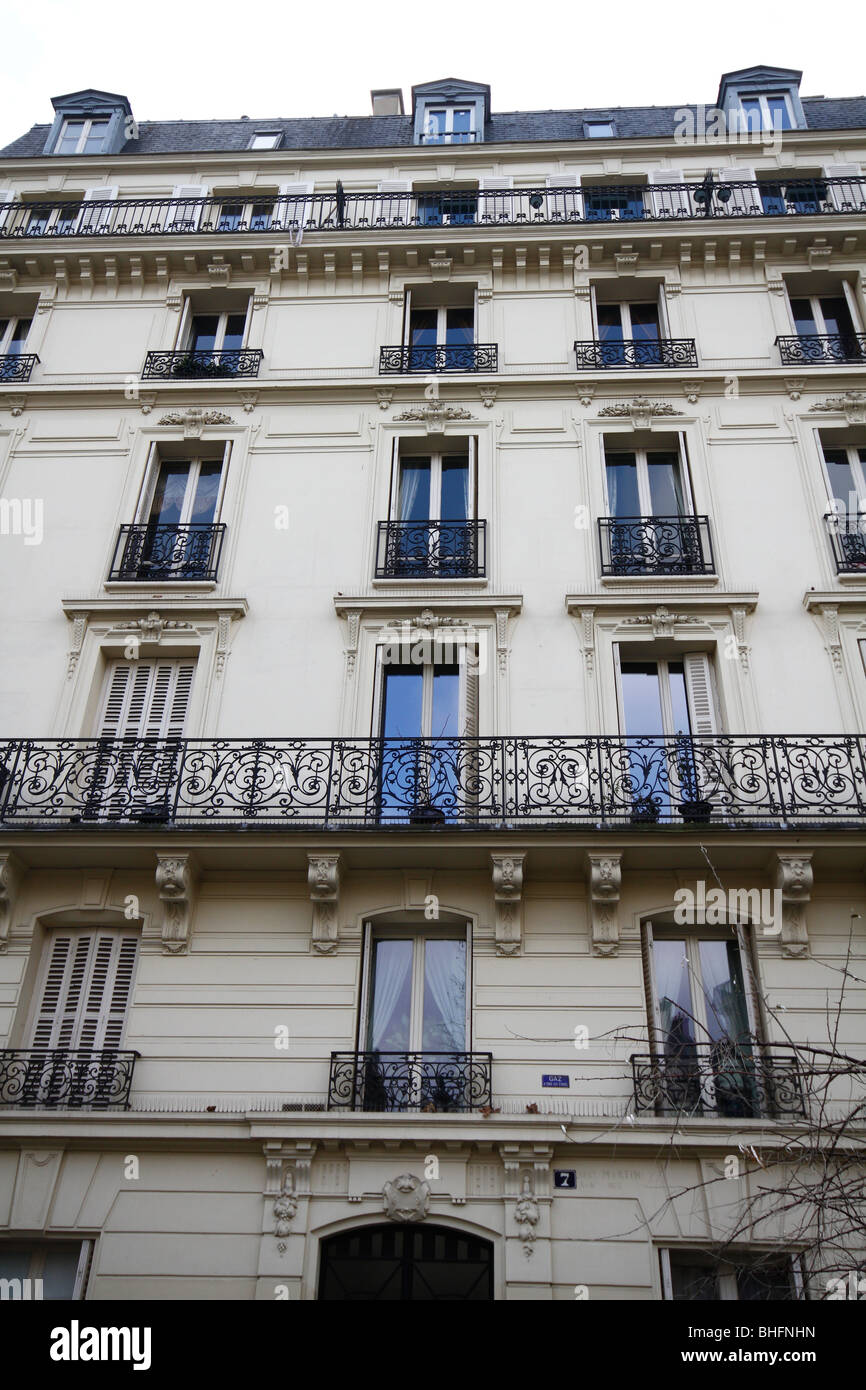 Paris building, classic architecture Stock Photo - Alamy