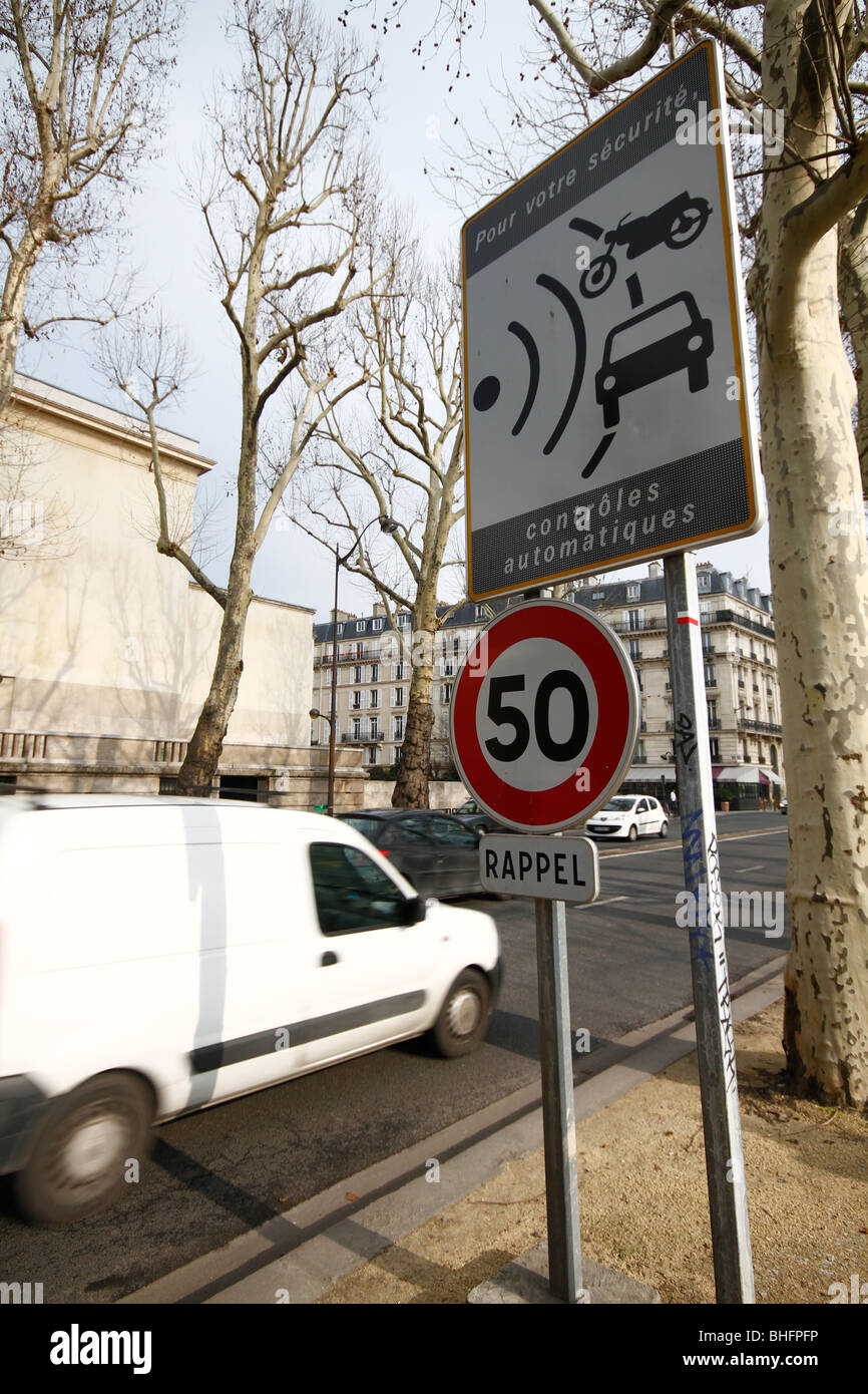 Paris Road Sign Stock Photos & Paris Road Sign Stock Images - Alamy