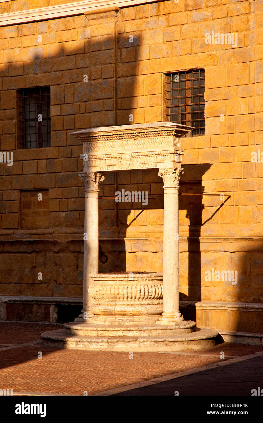 Water wells in italy hi-res stock photography and images - Alamy