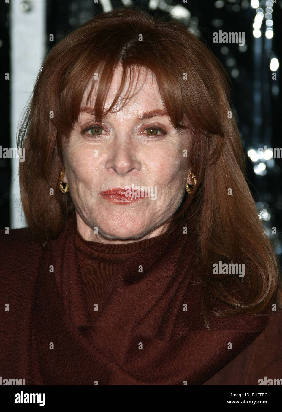 Heart to heart stefanie powers hi-res stock photography and images - Alamy